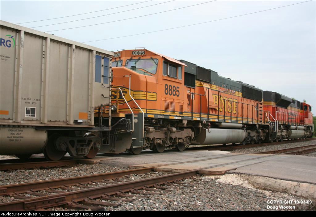 BNSF 8885
